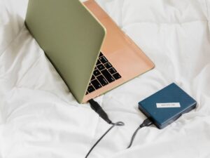 HDD（ハードディスク）から異音がして認識しない場合の復旧方法｜データ復旧のLIVEDATA